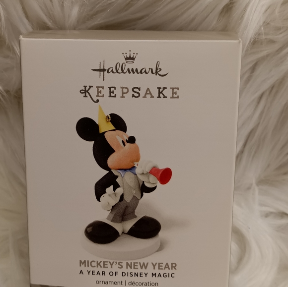 Hallmark | Holiday | Disney Hallmark Keepsake | Poshmark